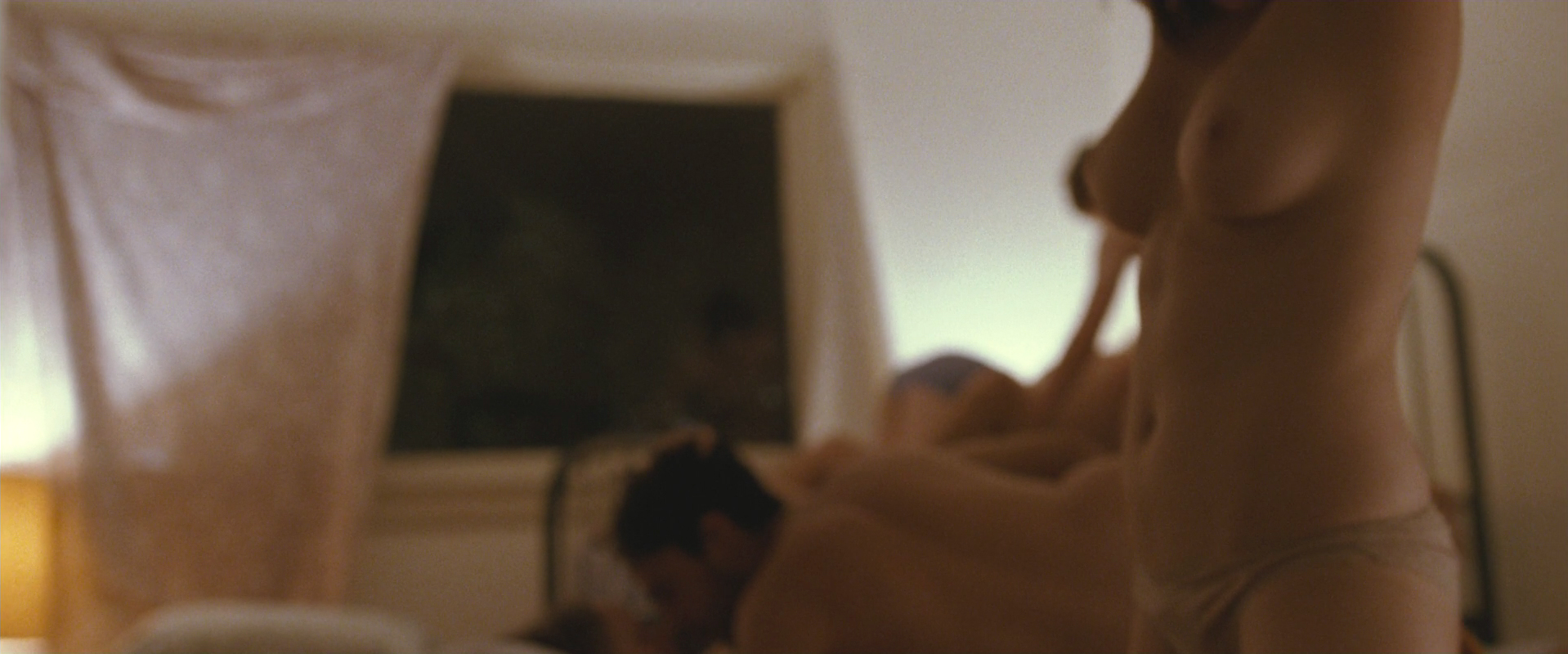 Nackte Elizabeth Olsen In Martha Marcy May Marlene